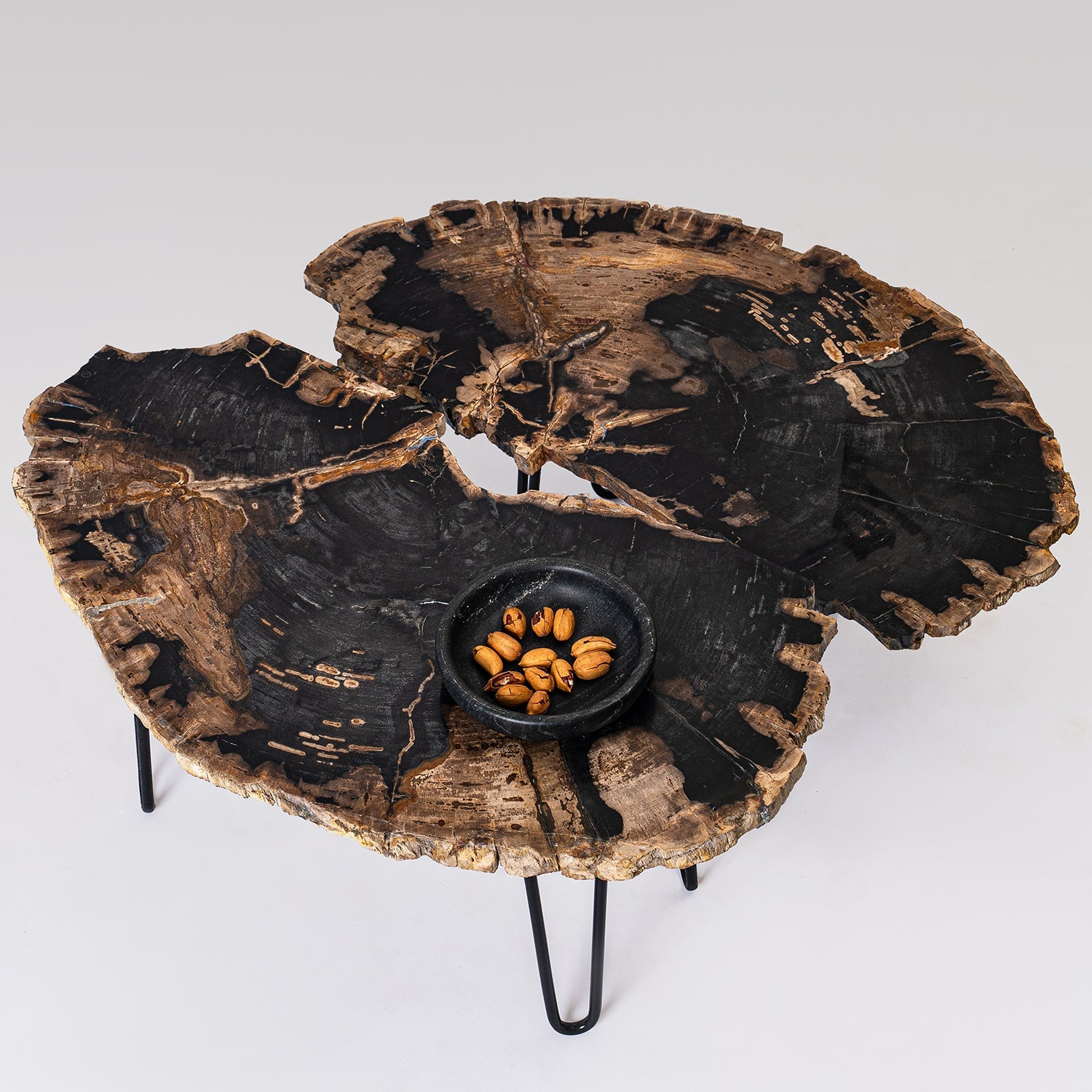 Eon Table – I MEAN DESIGN